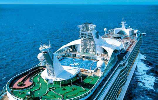 Fumi delle navi, prime denunce. La soluzione in un progetto Enel fermo ...