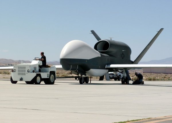 Sigonella diverrà la nuova centrale mondiale dei Global Hawk ...
